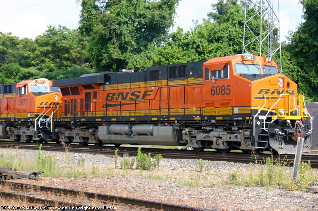 BNSF 6085